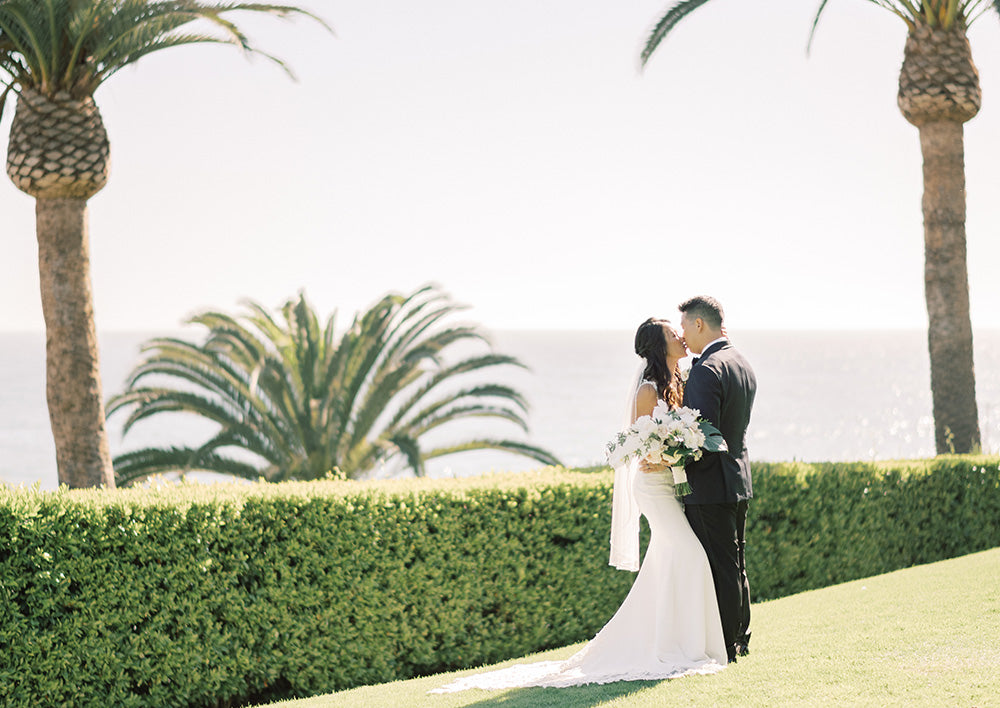 Modern Coastal Wedding with a View of the Pacific Ocean – Peony & Plum ...